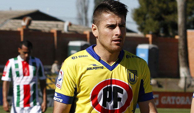 O’Higgins entra en la pelea por Fernando Manríquez