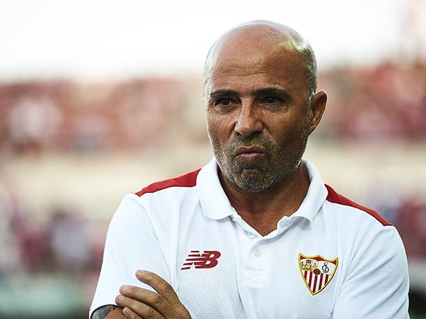 Sampaoli le "levantaría" tres hombres al staff de Pizzi en la Roja