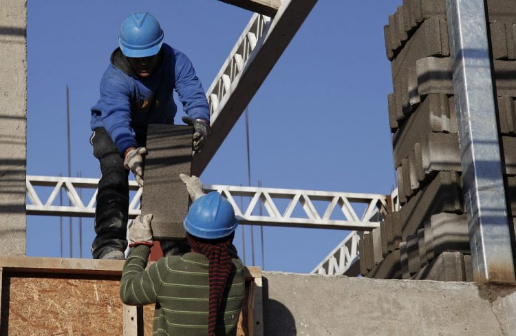 Maestro Obrero Constructor cada vez más cerca de instituir su día