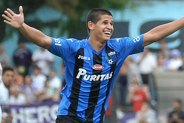 El delantero uruguayo que podría convertirse en la carta goleadora de O ...