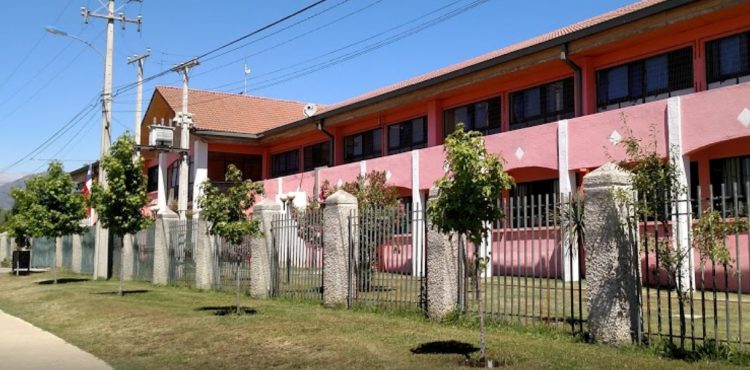 Alumnos se toman Liceo Municipal de Codegua e inician paro Alumnos se toman Liceo Municipal de Codegua e inician paro
